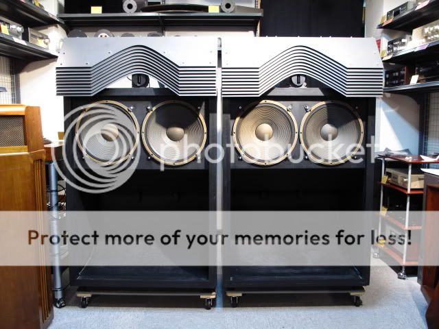 Ο ΝΕΟΣ ΕΙΝΑΙ ΩΡΑΙΟΣ .. Η Ο ΠΑΛΙΟΣ ΕΙΝΑΙ ΠΙΟ ΩΡΑΙΟΣ ?... ΕΠΑΓΓΕΛΜΑΤΙΚΑ ...